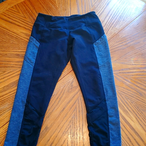 Zella | Pants & Jumpsuits | Zella Capri | Poshmark